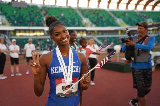 Kentucky Athletics on Twitter: "That's how it's done😼 @KentuckyTrack's @masai_russell is headed ...