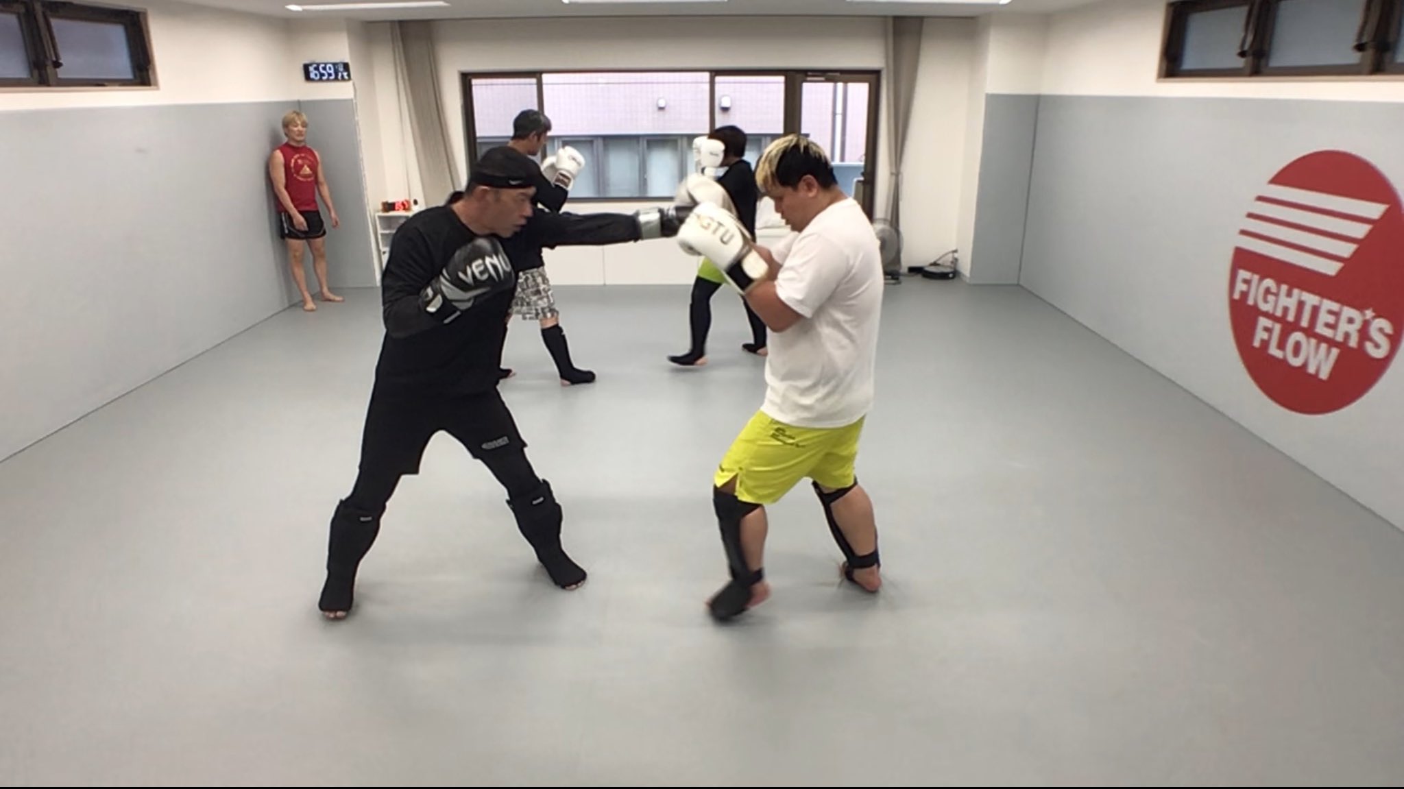 上田貴央【FIGHTER’S FLOW】 on Twitter: "日曜日夕方のキッククラス 「練習仲間を上手にする」とお互いが考えることが、クラスで効率的に強くなるコツだと伝えています 性別 ...