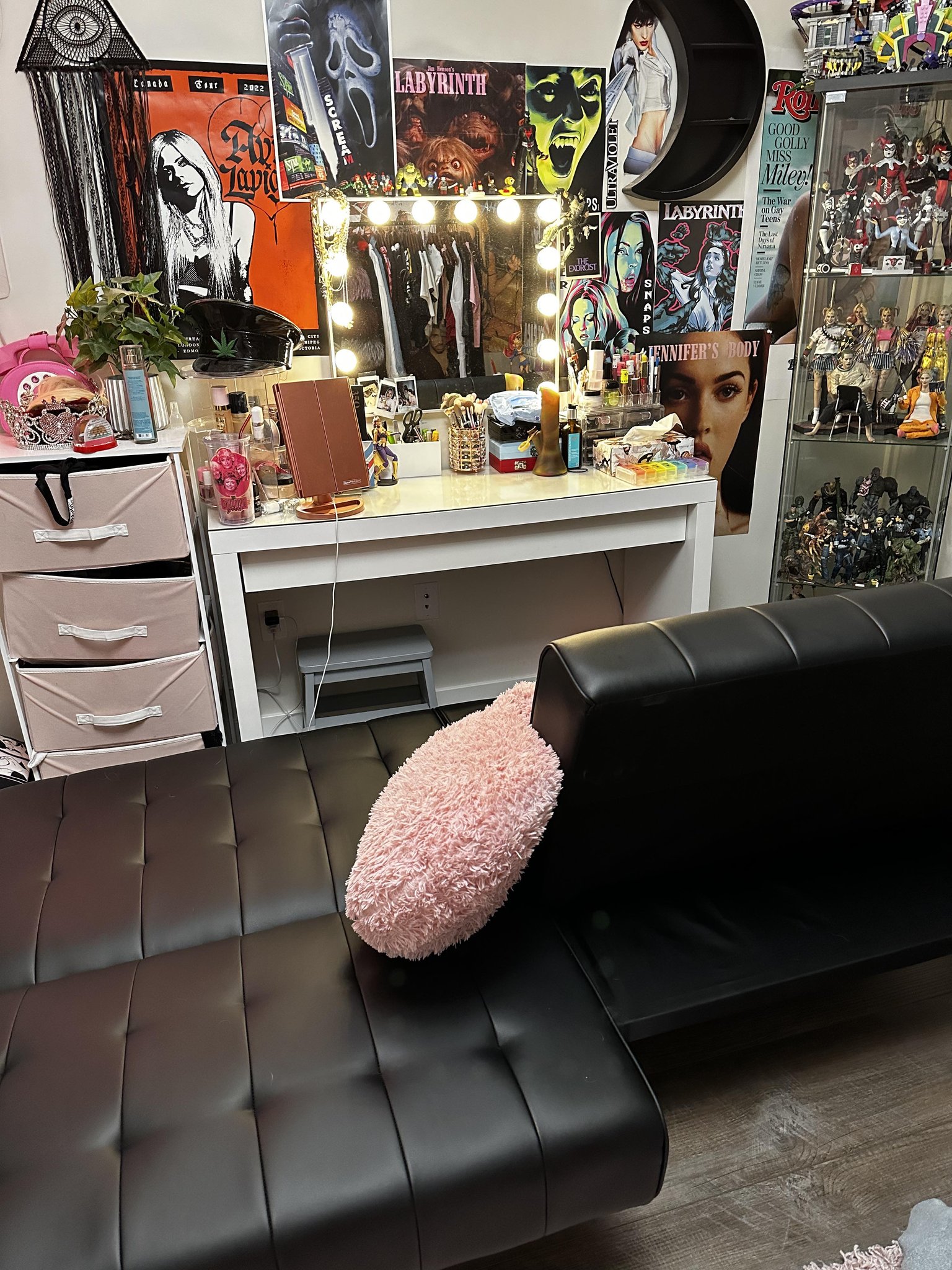 𝕼𝖚𝖎𝖓𝖓 ‏ on Twitter: "Yo just getting ready on live stream. Come say wassup 🥰💋 https://t.co ...