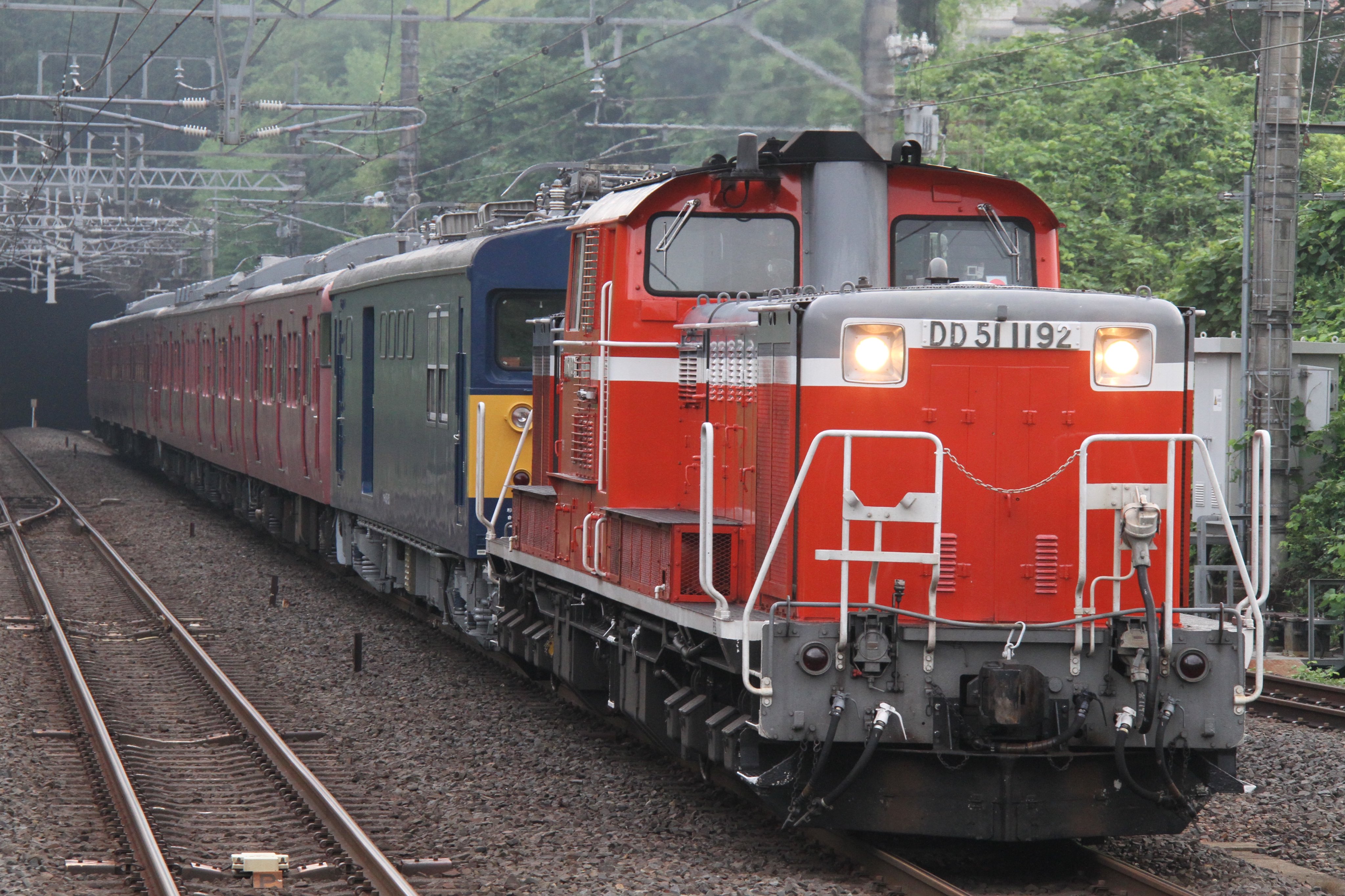 ㌠ on Twitter: "2023/7/9 配9564レ DD51-1192+ｸﾓﾔ145-1051+415系C10編成+413系B05編成 近江今津•おごと温泉にて撮影 DD51牽引の ...