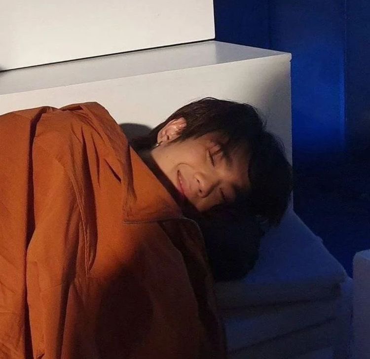 BuildJakapan UK FC 💙🇬🇧💙 on Twitter: "It's 3:50am and Admin has yet to sleep. While she tries ...