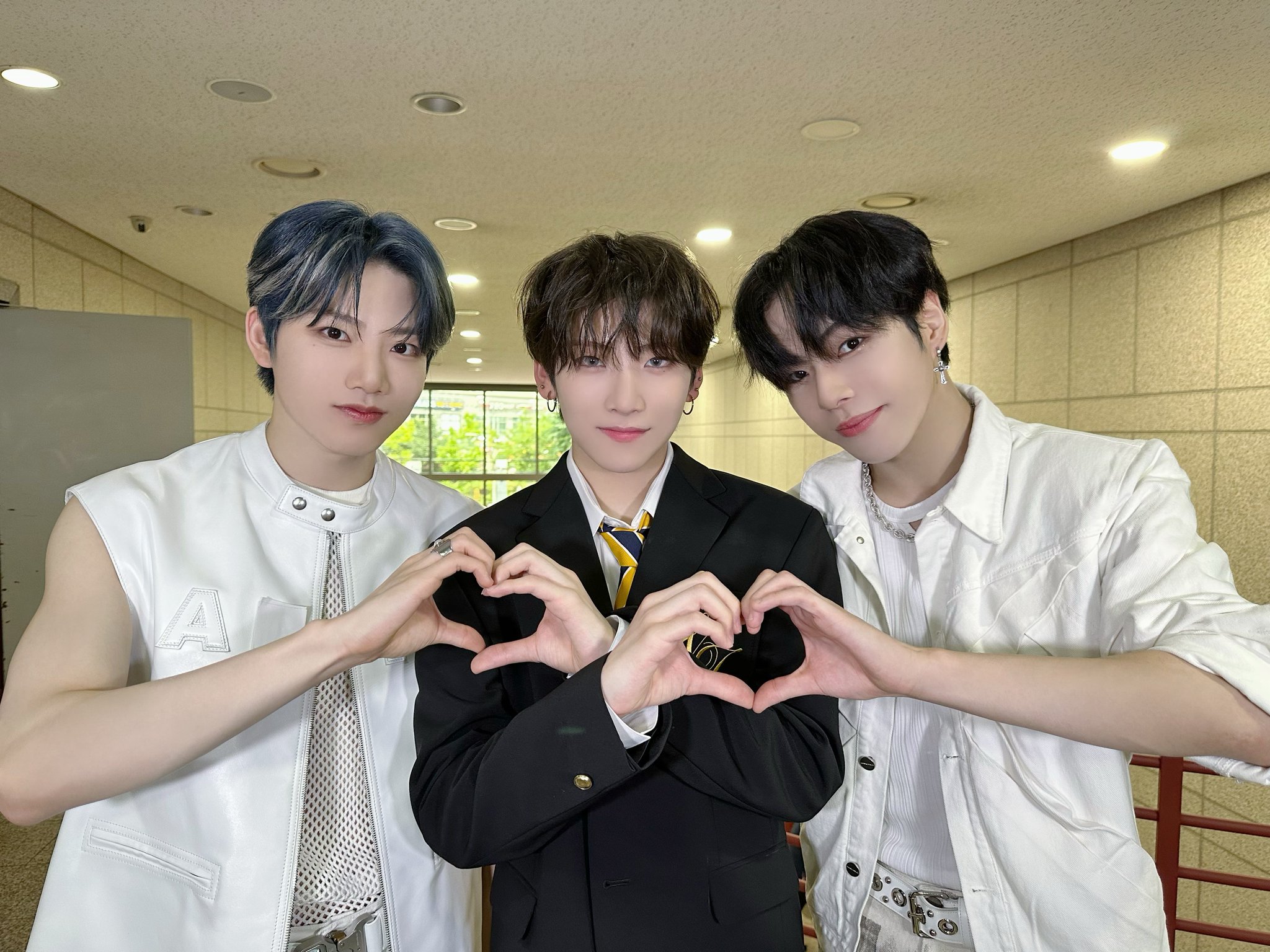 &TEAM OFFICIAL on Twitter: "📸&TEAM with TREASURE YOON JAE HYUKさん JUNKYUさん (@ygtreasuremaker) @ # ...