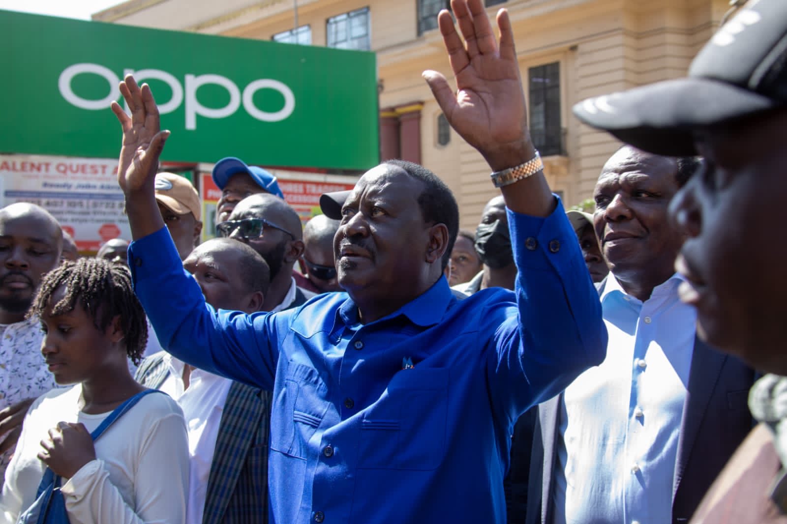 The ODM Party on Twitter: "⁦@RailaOdinga⁩ alighted at the popular Ambassador bus stop where he ...