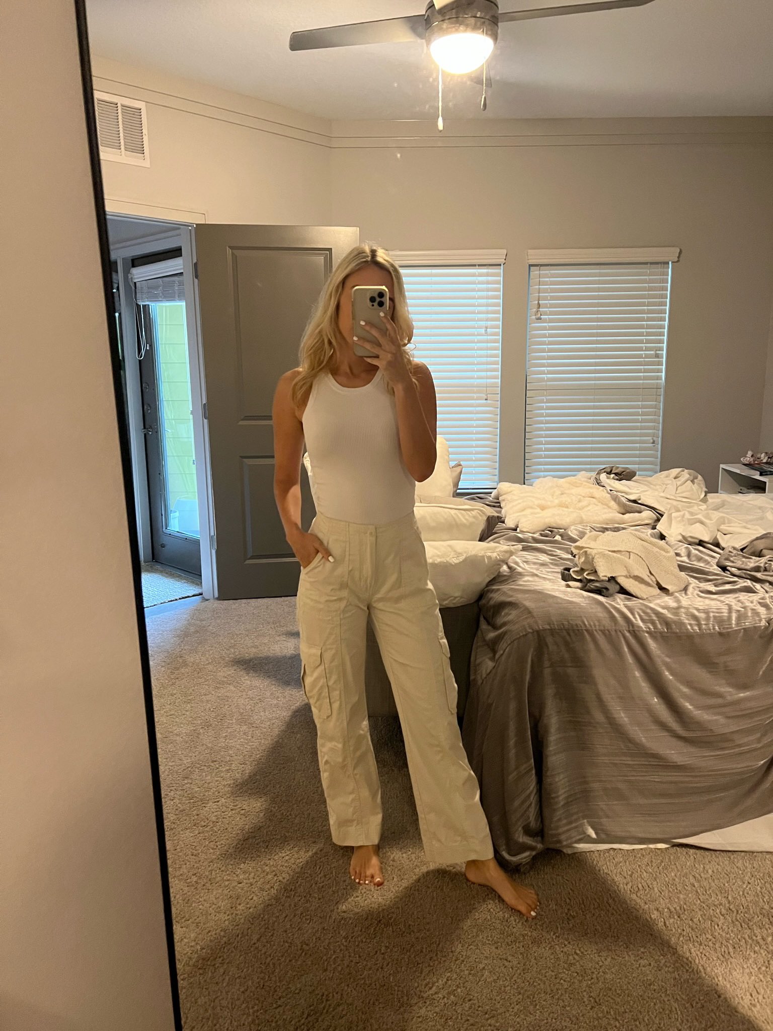 Faceless Blonde Full Nude Of On Twitter Come See Whats Under My Work Outfit Today 😈 Lets See