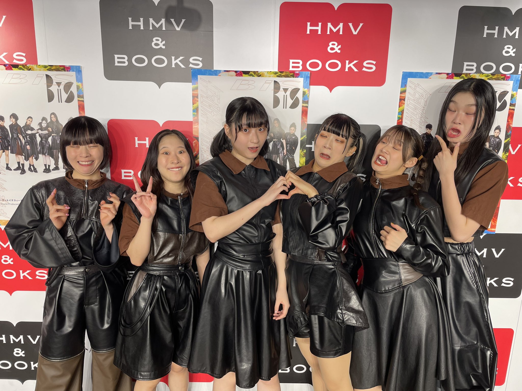 BiS−新生アイドル研究会-オフィシャル on Twitter: "リリースイベント ＠ HMV＆BOOKS SHIBUYA 5Fイベントスペースしゅ。 お越しいただいた皆さん ありがとう ...