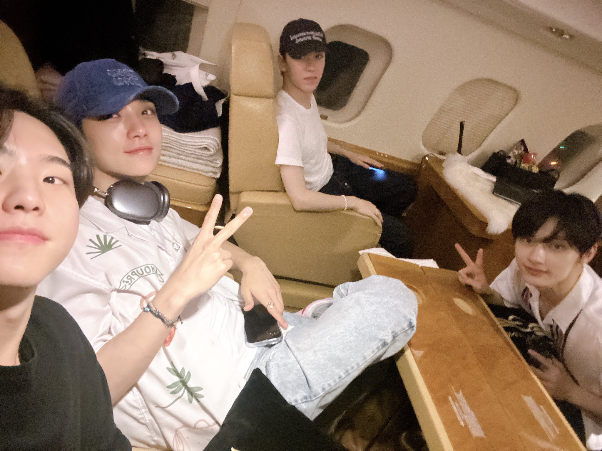 # on Twitter: "230710 joshua in hoshi’s weverse post with hoshi #조슈아 https://t.co/V6tOCn1hnz ...