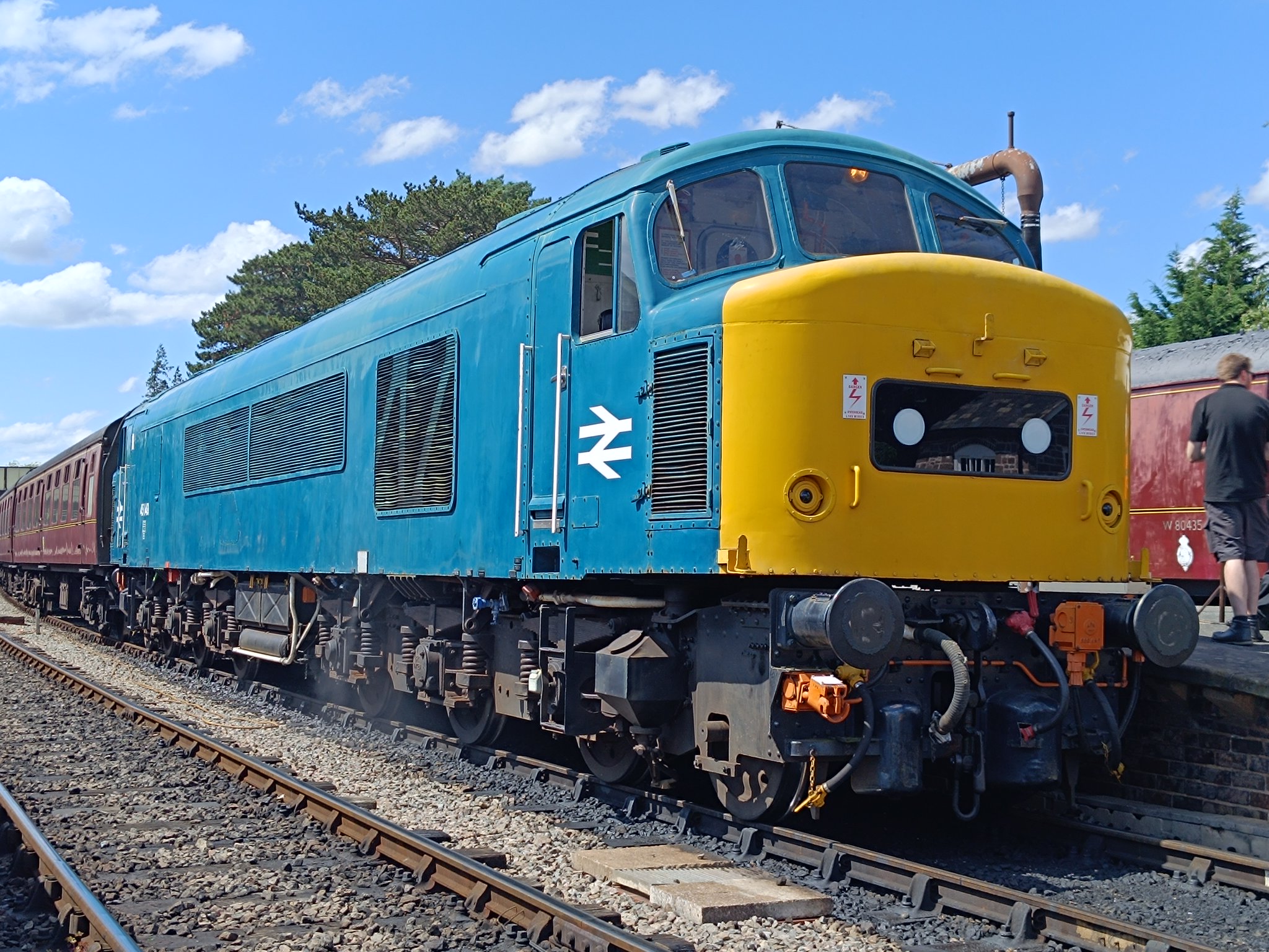 Stockport Trains on Twitter: "WINCHCOMBE: 45149 A decidedly hot and bothered 45149 buzzes away ...