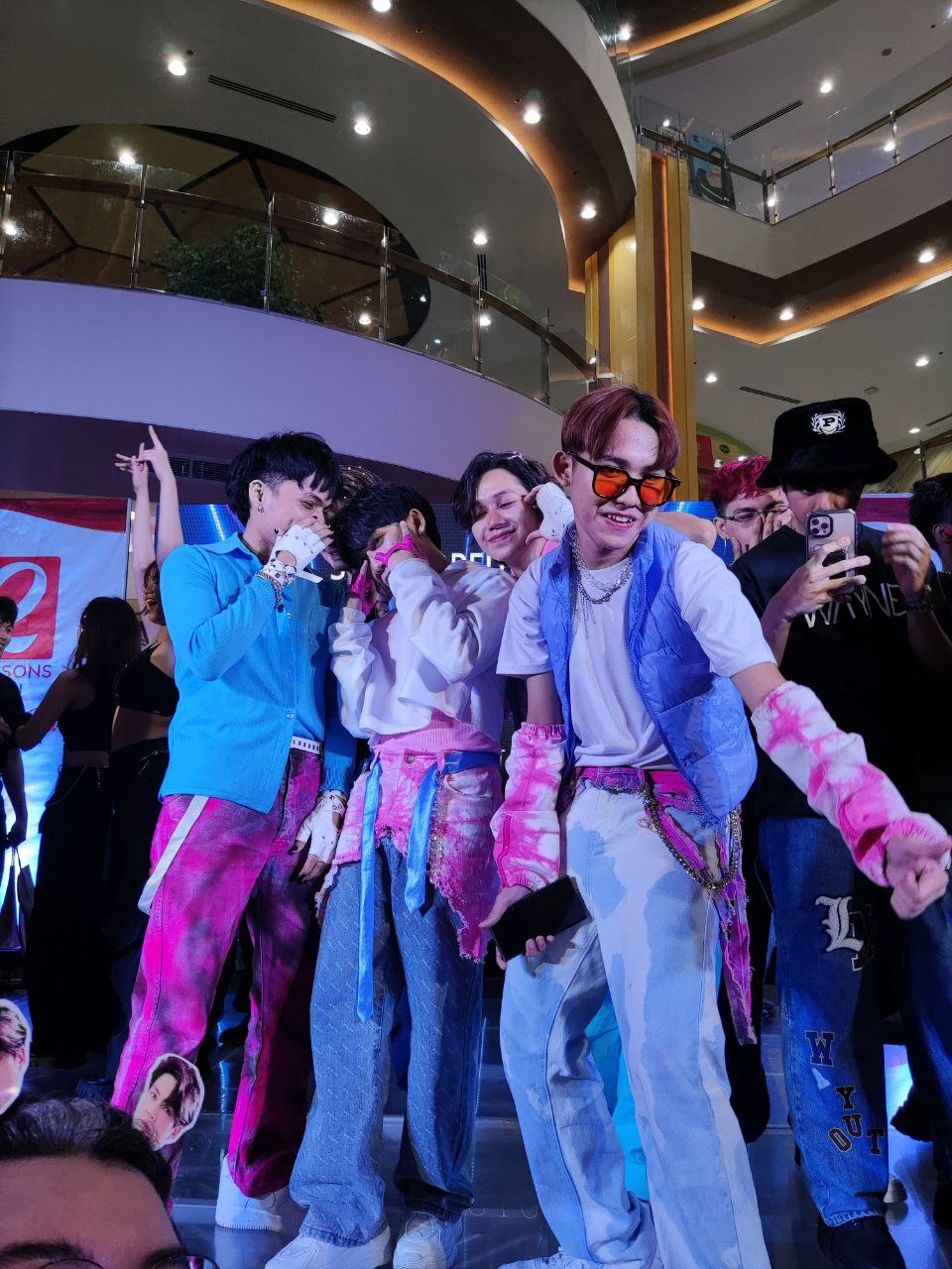 NEONS OFFICIAL on Twitter: "Here are some photos of @NEOPHOFFICIAL from yesterday's PPOP Fiesta ...