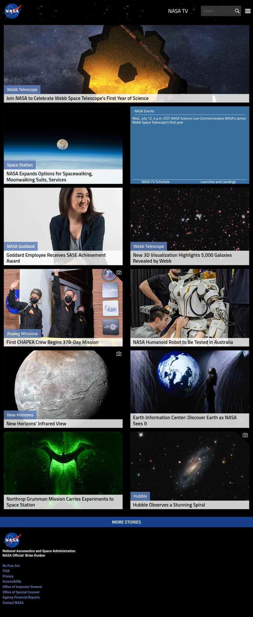 Future Spaces on Twitter: ""NASA Expands Options for Spacewalking, Moonwalking Suits, Services ...