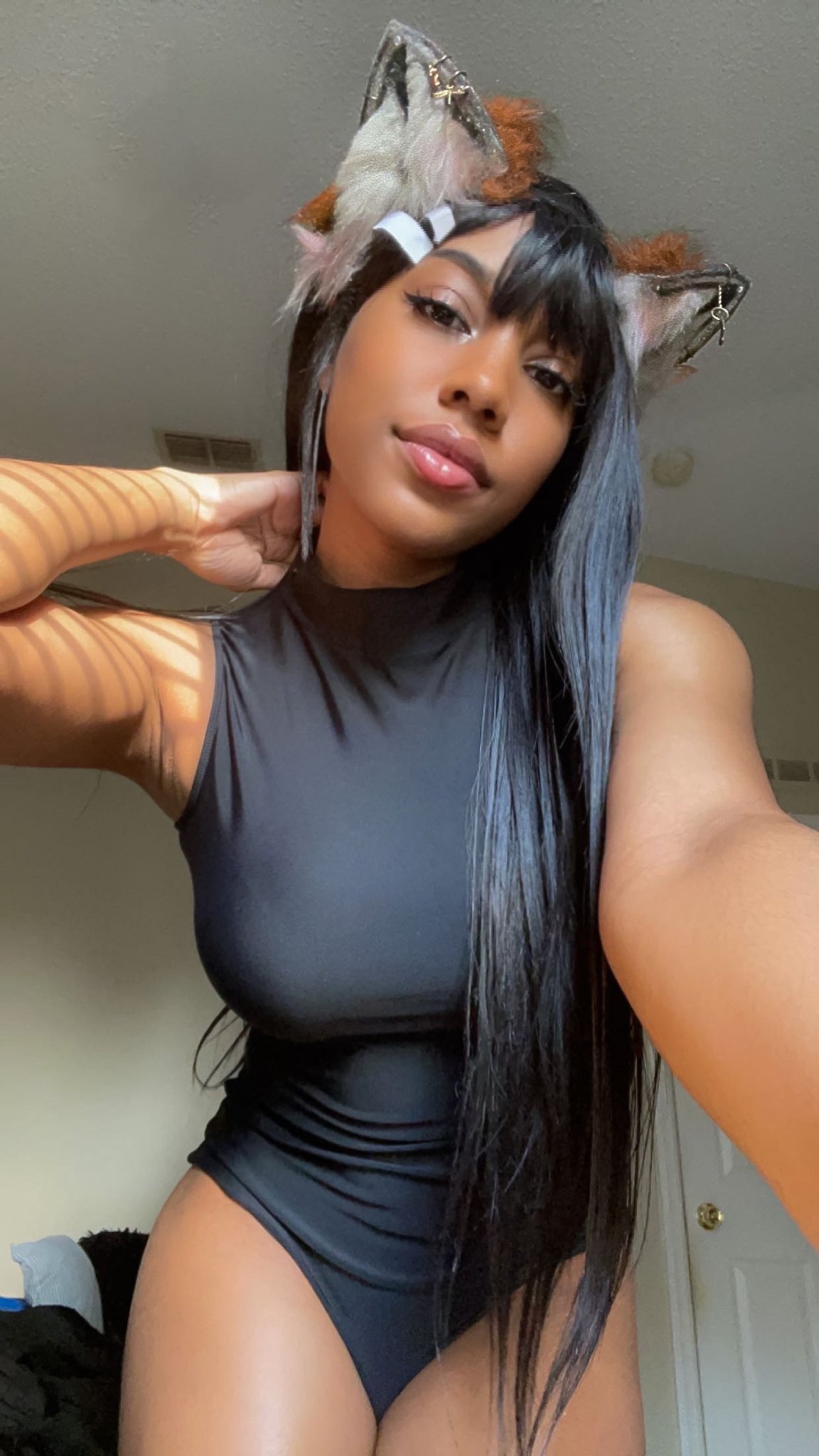 Violet 🌸 on Twitter: "Both are me just in different lighting (100% real) https://t.co/SwoSc16ci4 ...