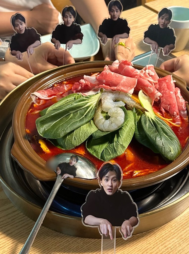 ˗ˏˋ พนว. ꒰🧸꒱ on Twitter: "(🇹🇭GO) 🪄 let's eat with Mark @js_lovers_club อะคริลิก พิมพ์รูปมาร์คสอง ...