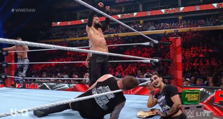 Sportskeeda Wrestling on Twitter: "Wild action in the main event. #WWERaw #WWE https://t.co ...