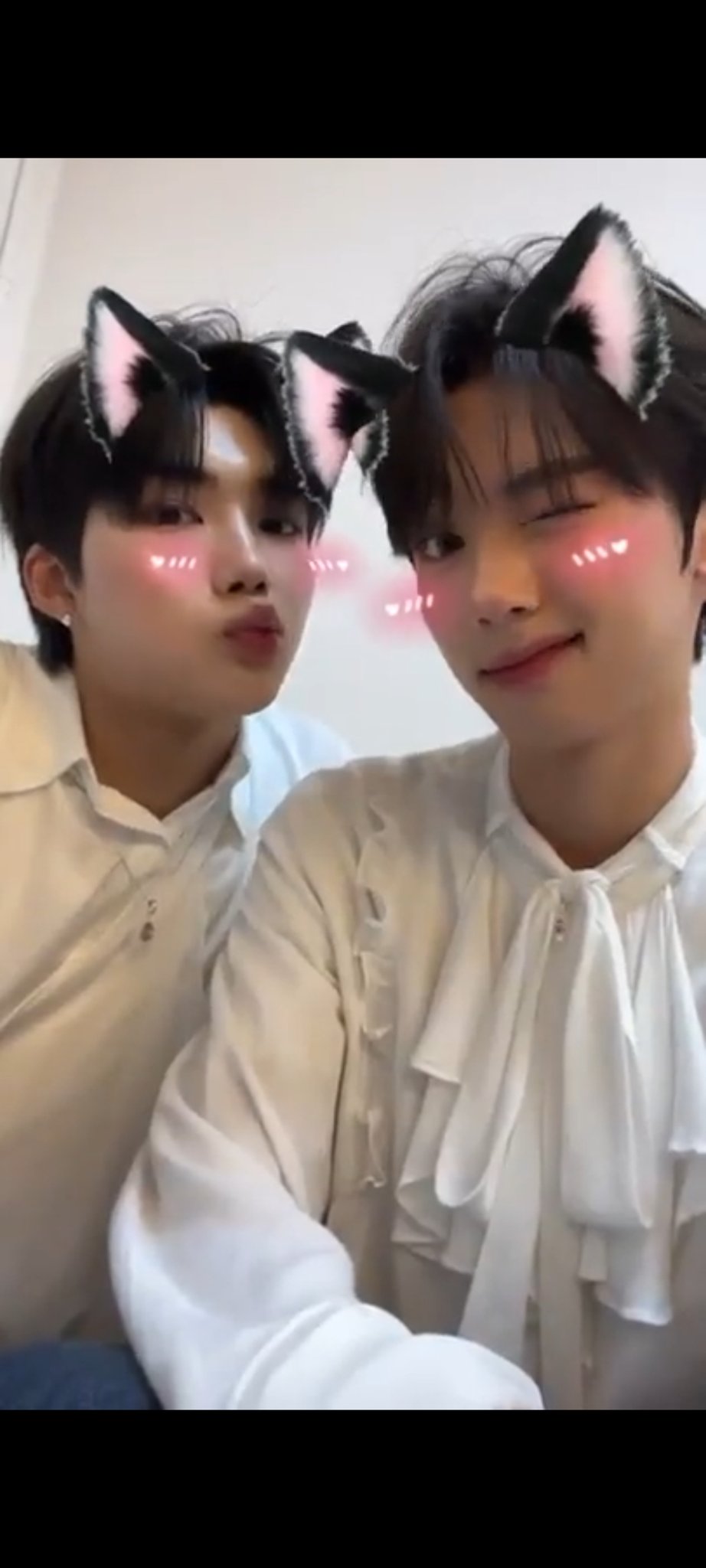 ️ on Twitter: "naww gunwook loves yujin so much he really wants to be a good hyung to yujin 🥹 ...