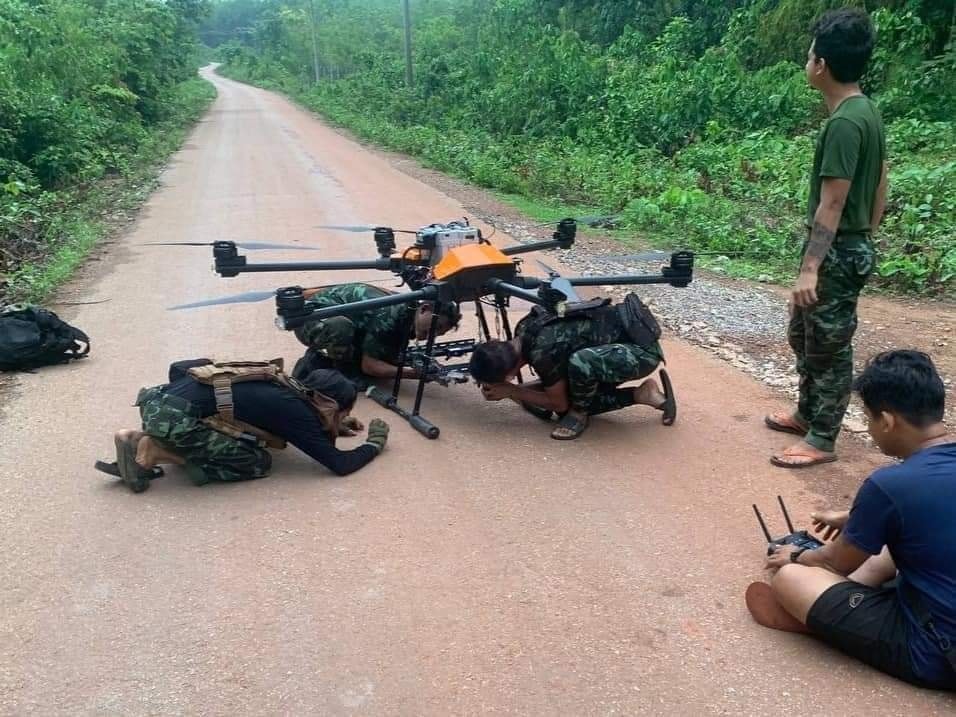 Khit Thit Media On Twitter သထုံမြို့နယ်၊ ခမရ ၁ တပ်ရင်းသို့ အရာရှိက