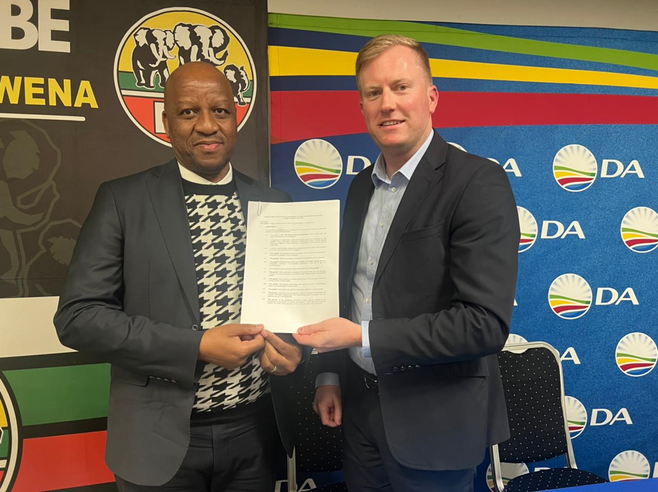 Sihle Mavuso on Twitter: "UPDATE: The signing of the DA-IFP service delivery pact in pictures ...