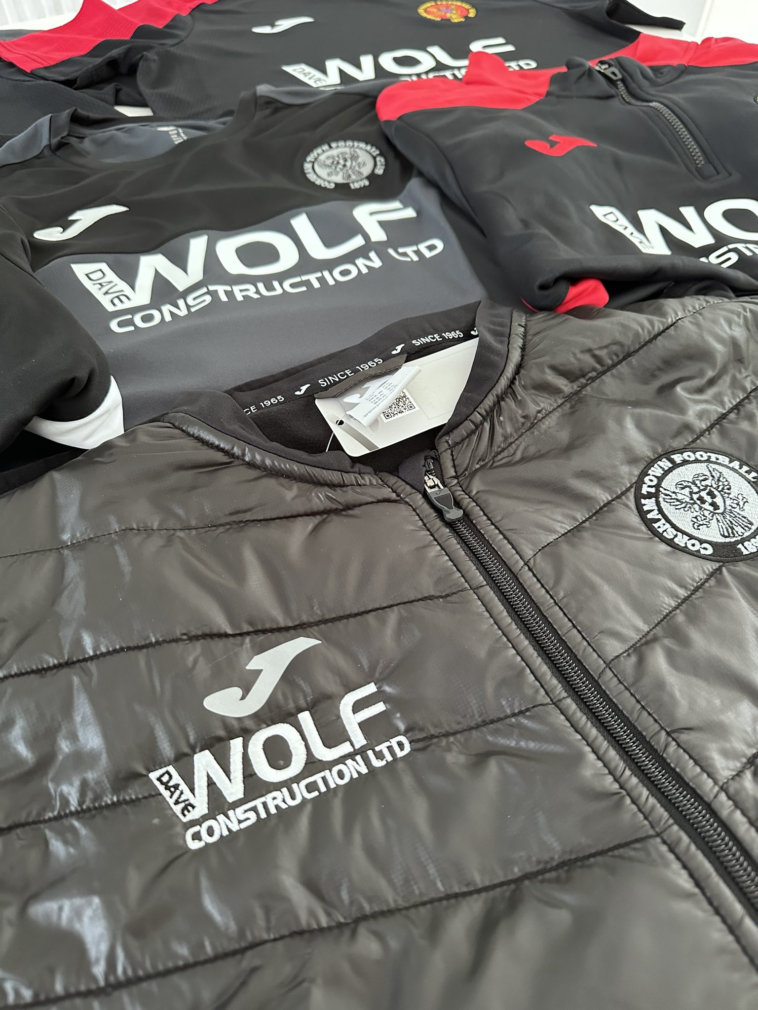 Corsham Town FC on Twitter: "𝐓𝐑𝐀𝐈𝐍𝐈𝐍𝐆 𝐖𝐄𝐀𝐑 𝐏𝐀𝐑𝐓𝐍𝐄𝐑 - 𝐃𝐀𝐕𝐄 𝐖𝐎𝐋𝐅 𝐂𝐎𝐍𝐒𝐓𝐑𝐔𝐂𝐓𝐈𝐎𝐍 𝐋𝐓𝐃 🤝 We would like ...