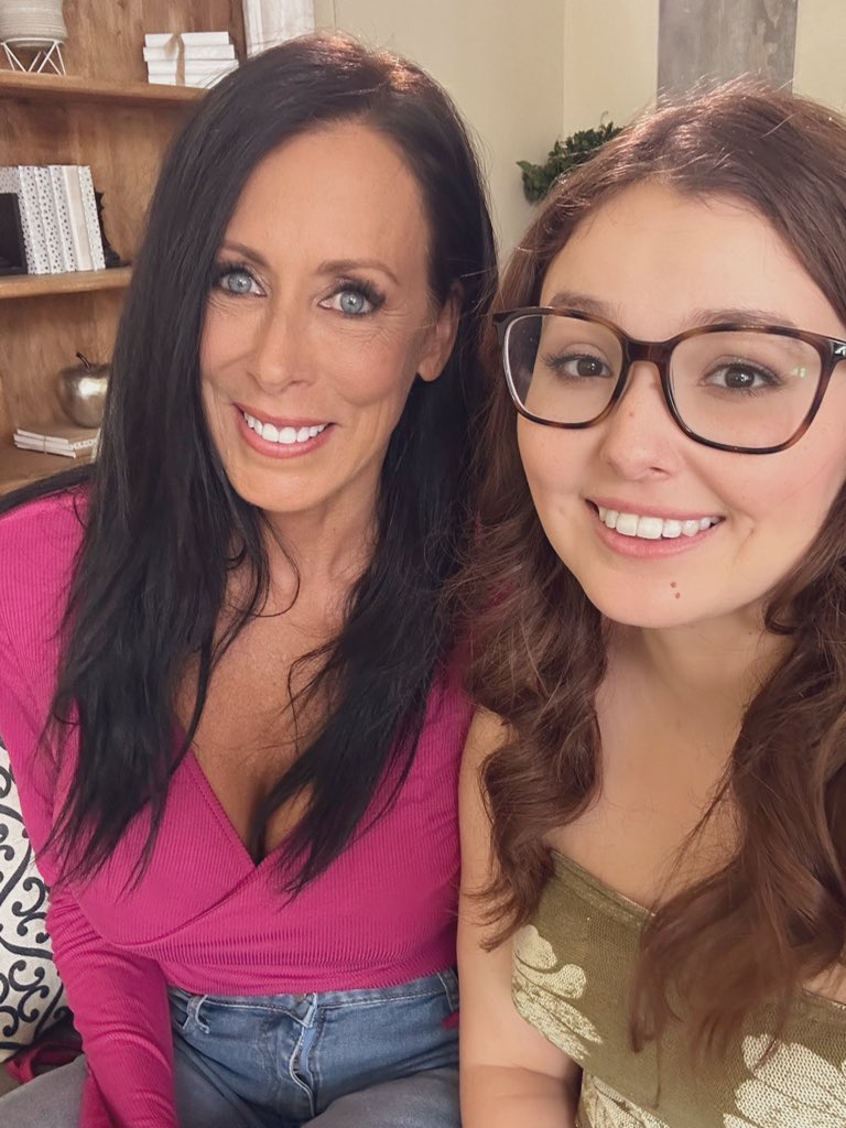 Leana Lovings 💕 On Twitter Im With Thereaganfoxx Today For