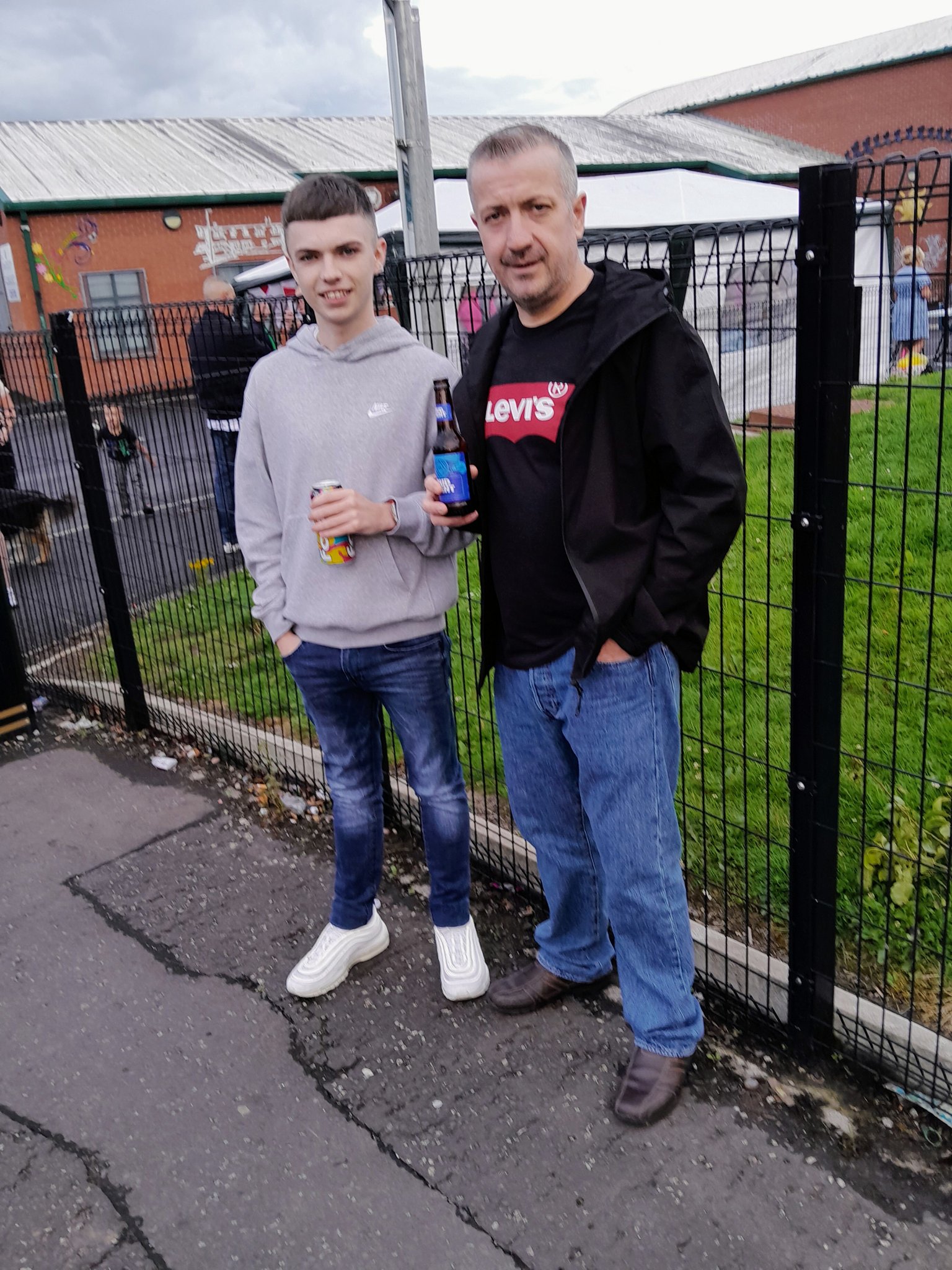 Allan Doherty (Doc) on Twitter: "With my wee nephew Rhys 🍻 https://t.co/8kN2ZT5Uaj" / Twitter