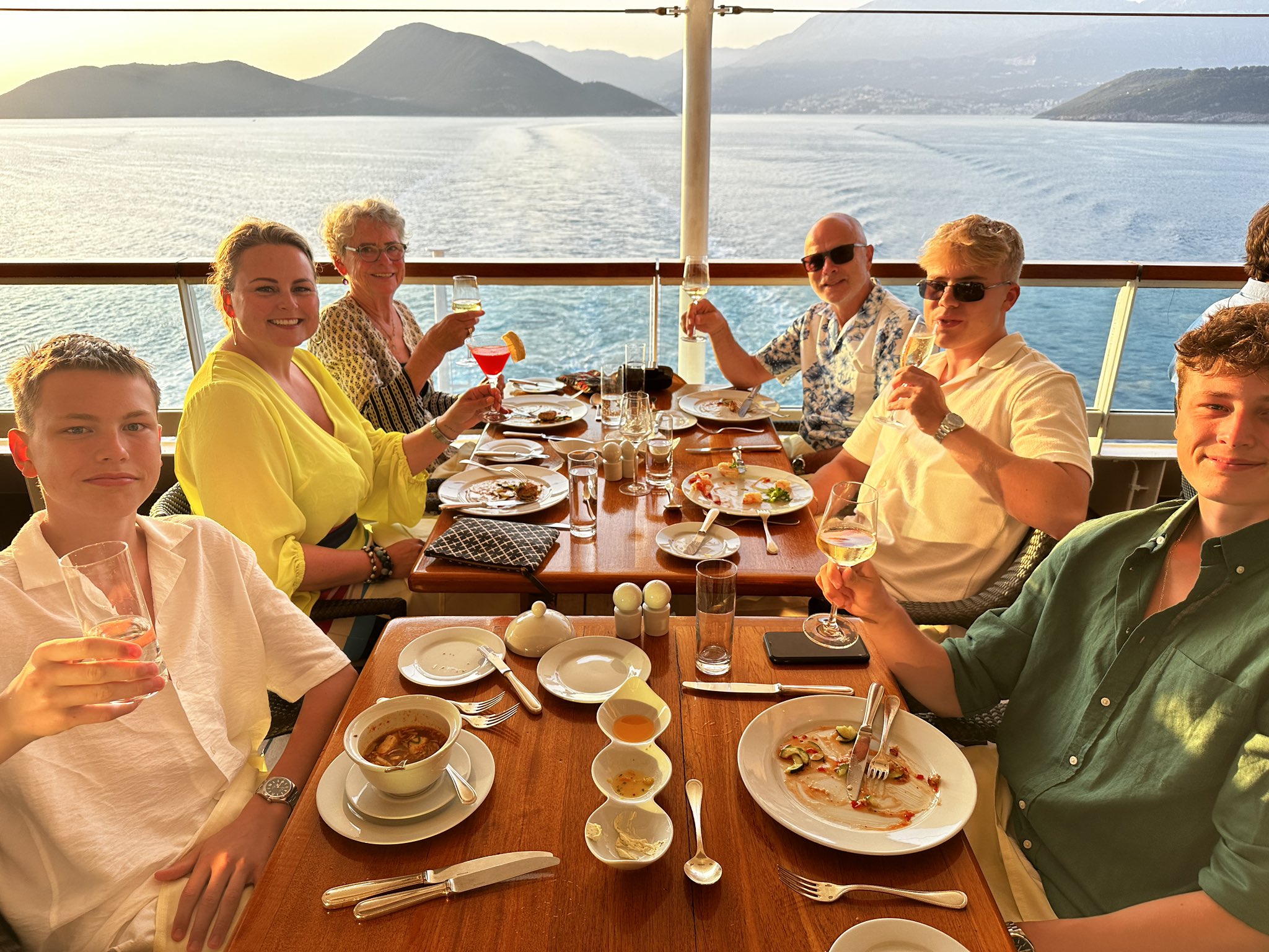 Frederik Feldt on Twitter: "Just closed a quick $10K wholesale deal while eating dinner with my ...