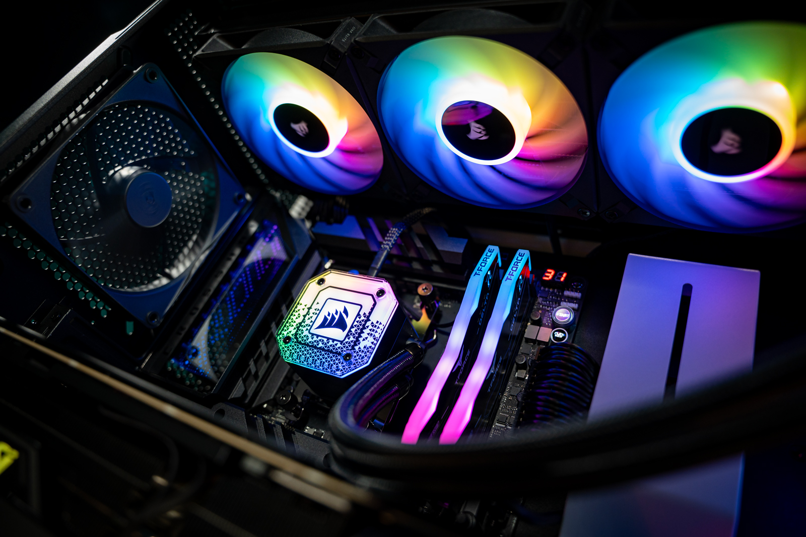 StinceBuilt.com on Twitter: "We're really enjoying these B/W @NZXT H7 Cases! The New Corsair ...