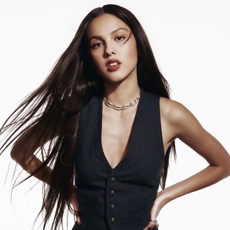 Buzzing Pop On Twitter Olivia Rodrigo Now Has The Most 1 Debuts
