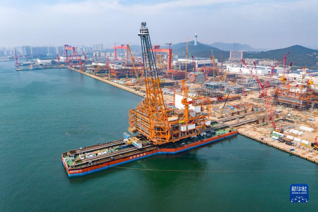 Modern China on Twitter: "The central platform for the phase I project of Bozhong 19-6, the ...