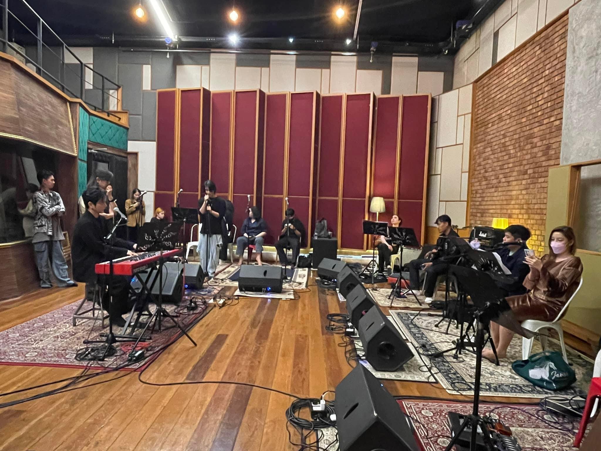 Saksit Vejsupaporn on Twitter: "Jeff Satur's vocals still amazes me everytime we perform ...