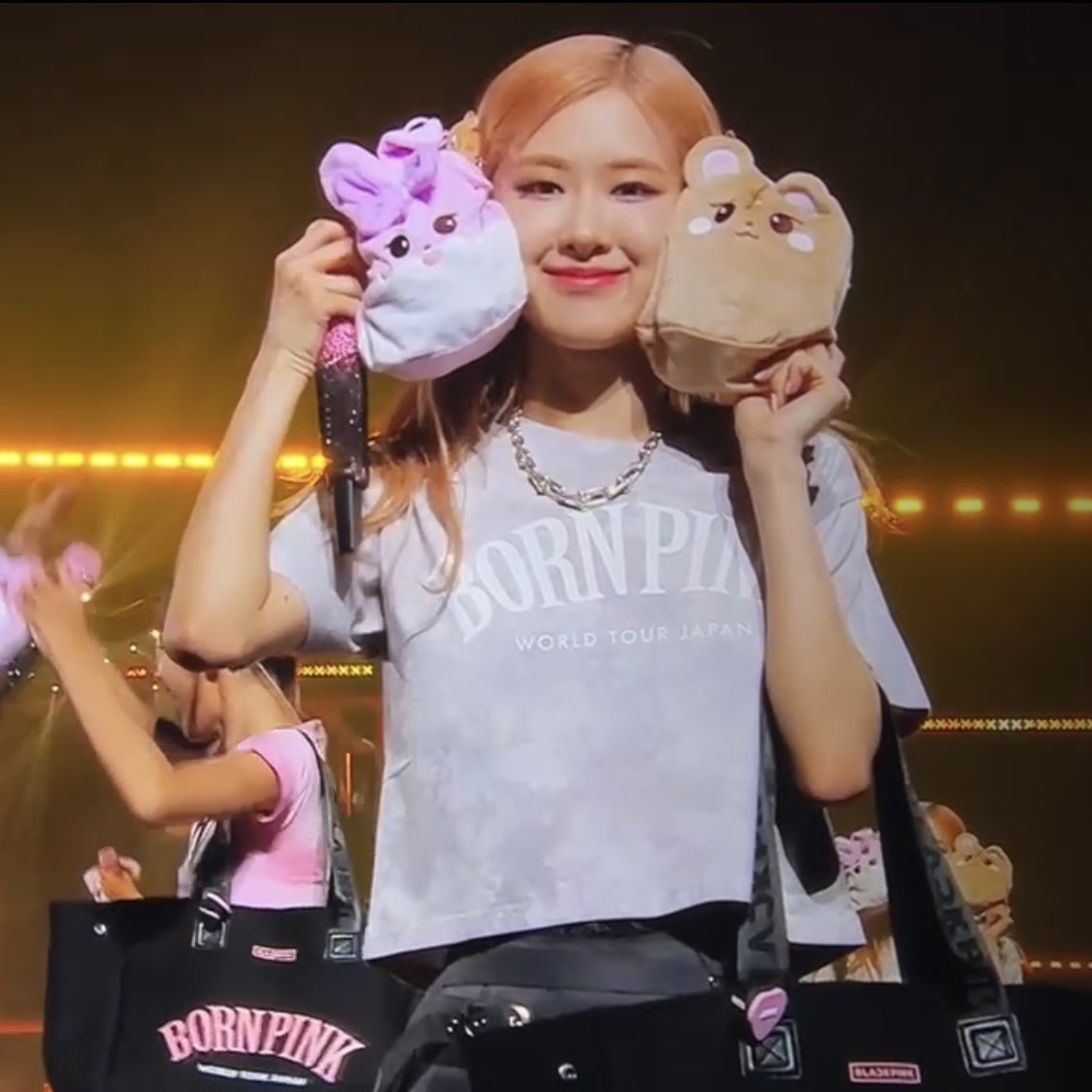 hiro on Twitter: "ended like this 🥰 rosé with gomdeuki meanwhile jennie with rosie https://t.co ...