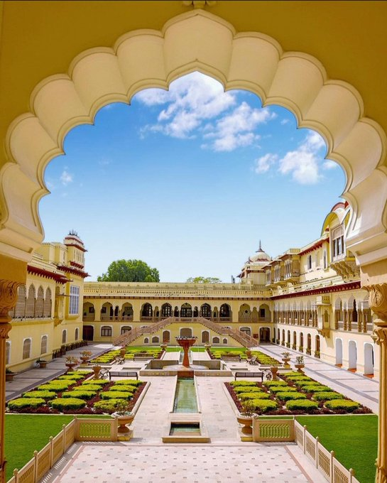 10 Incredibly Beautiful Royal Palaces in India 1. Umaid Bhawan Palace ...
