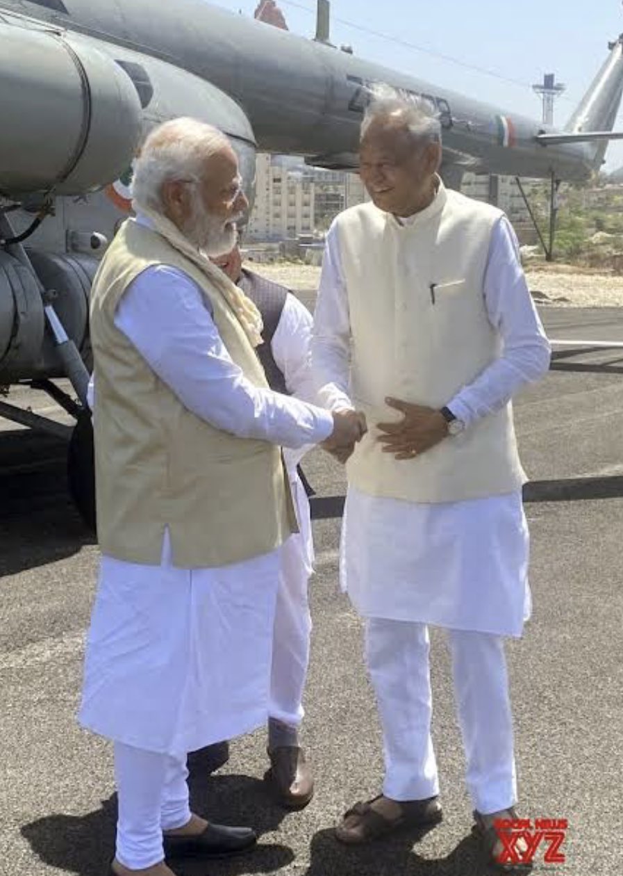 Pulkit Bhardwaj on Twitter: "जैकेट के रंग में जोर तो है… https://t.co/tnVpsJqd6R" / Twitter