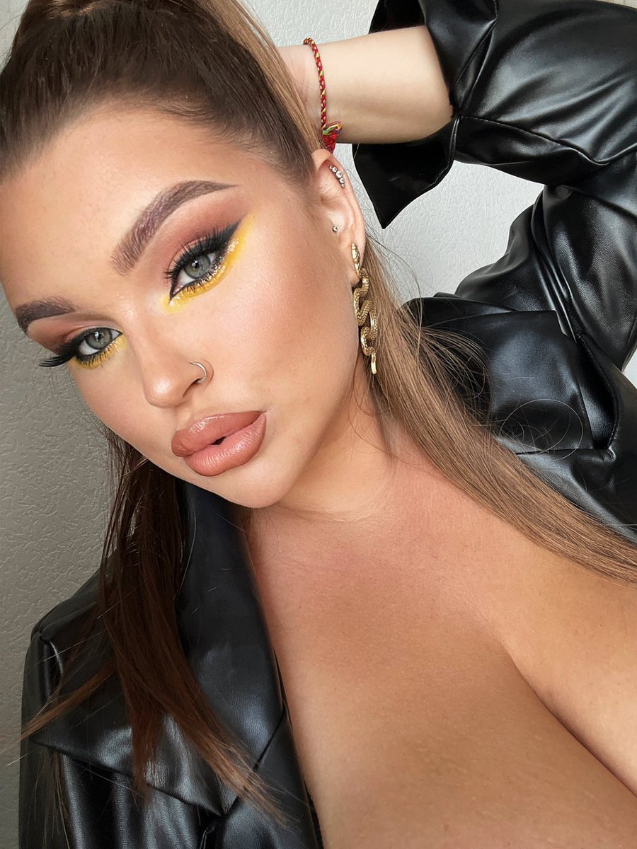 Alenkapelenka On Twitter New Makeup Class 😈 Rate My Work 🥰