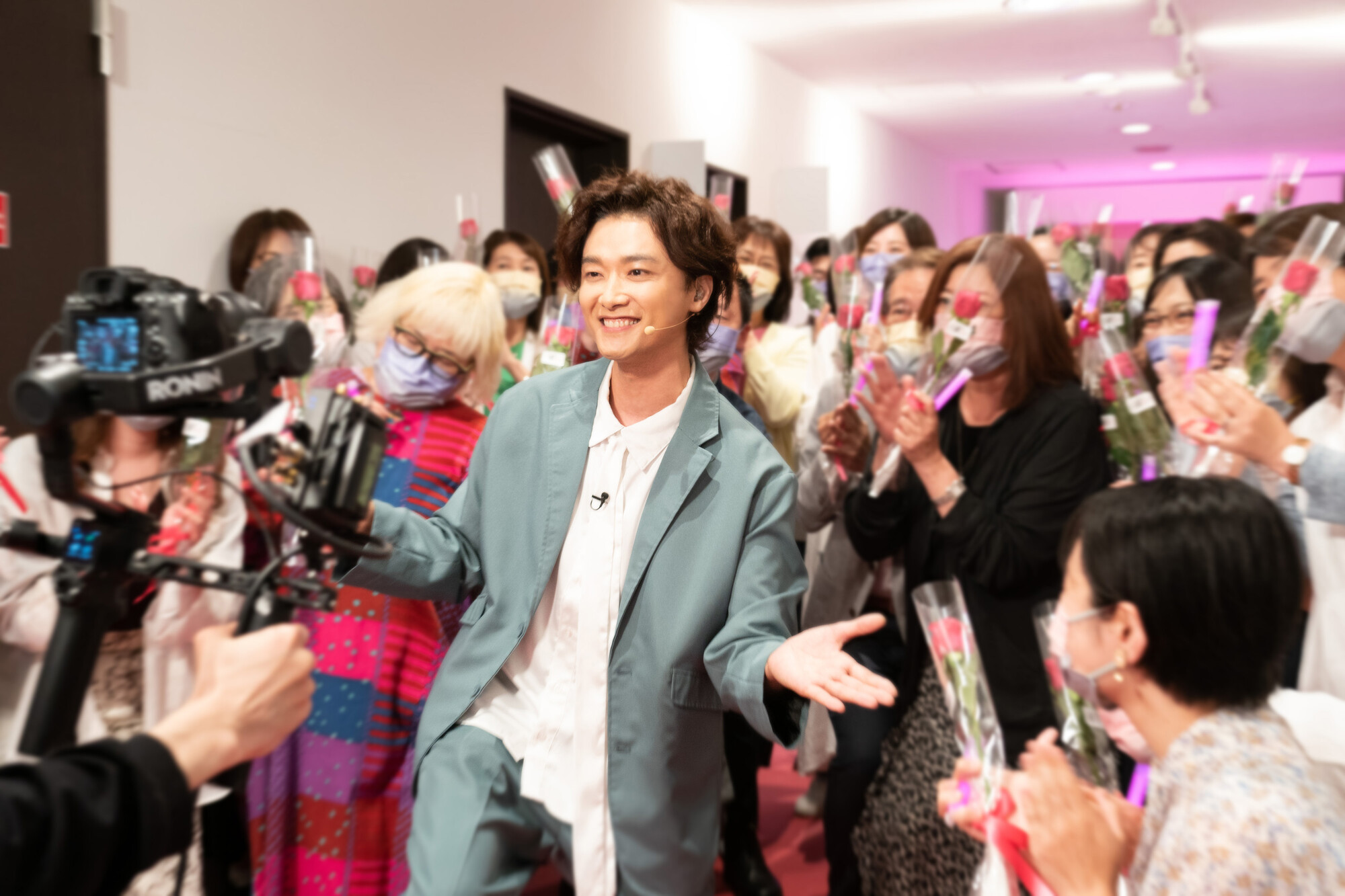 WOWOW総合 on Twitter: "🕺MC #井上芳雄『#芳雄のミュー』🕺 \観覧イベント参加者募集中／ 7月放送は明日16日〆切💥 井上芳雄さん歌唱の番組OPにご参加頂ける方を抽選でご ...