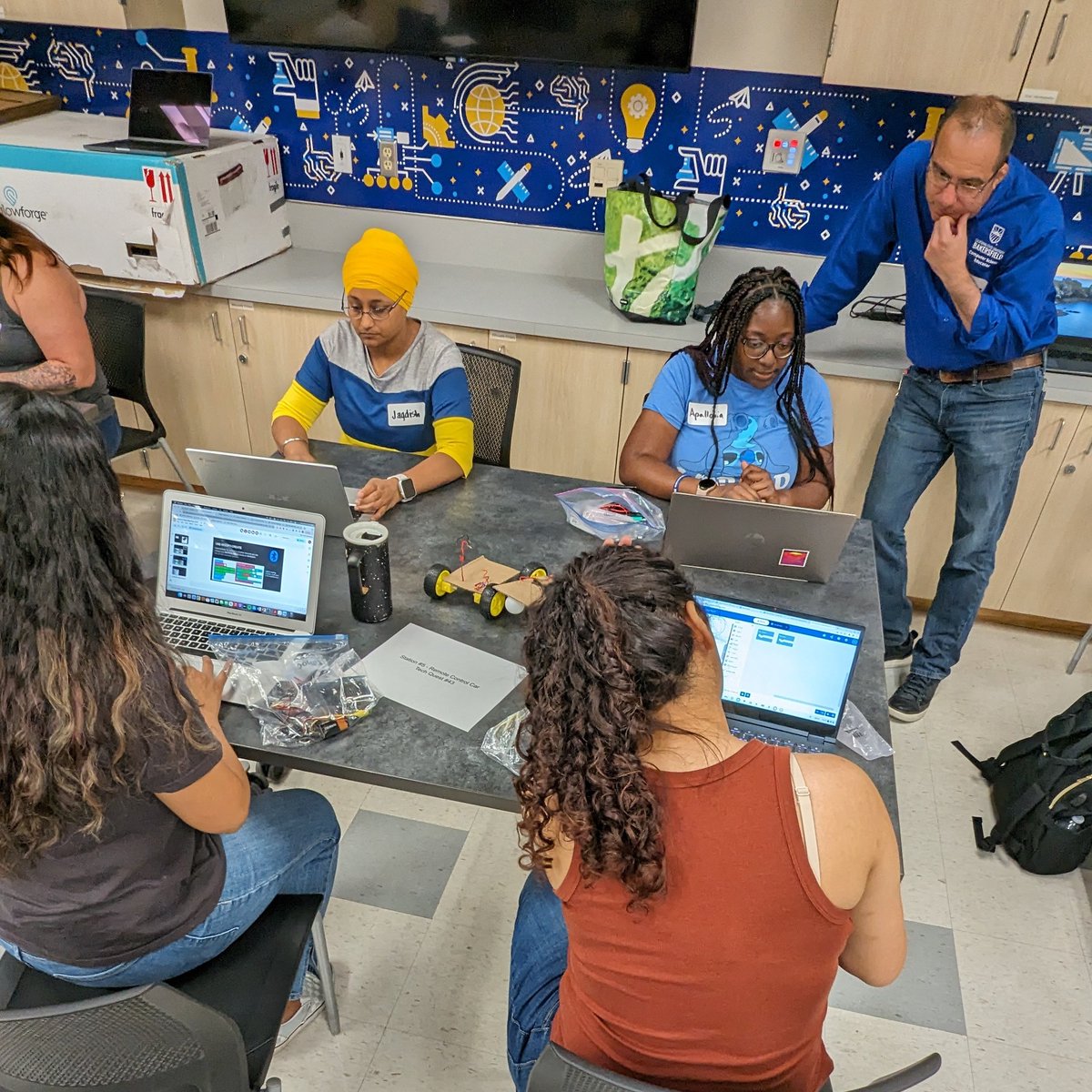 Micro:bit Educational Foundation on Twitter: "RT @Bree_Gage: Today @jse_CSUB brought together ...