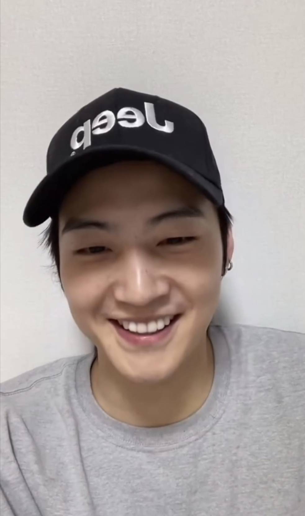 Nancy_JB🌴YG🌼MT🐰 GOT7💚 on Twitter: "แดดแรงทำให้หน้าพัง☀️ เธอน่ารักจัง ทำให้หน้าเราแดง🤭😘 🍃🍂🍁🌴🌊 ...