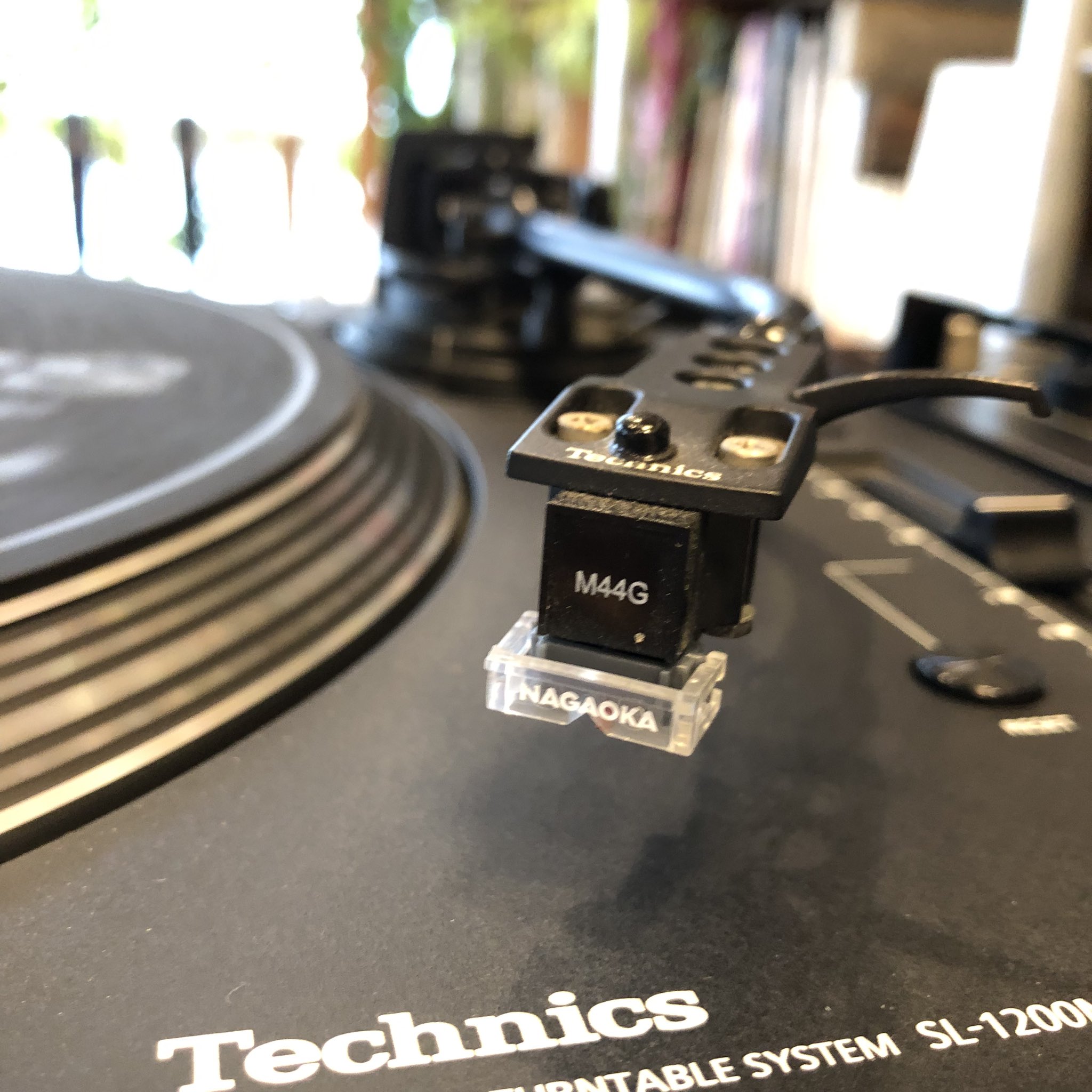 ダウンタウンレコード on Twitter: "定刻通り開店しました。 ナガオカからでたM44G交換針「DJ-44G」を昨日から使用しているのですが、音のレンジが広く出ている感じがして気に入っ ...