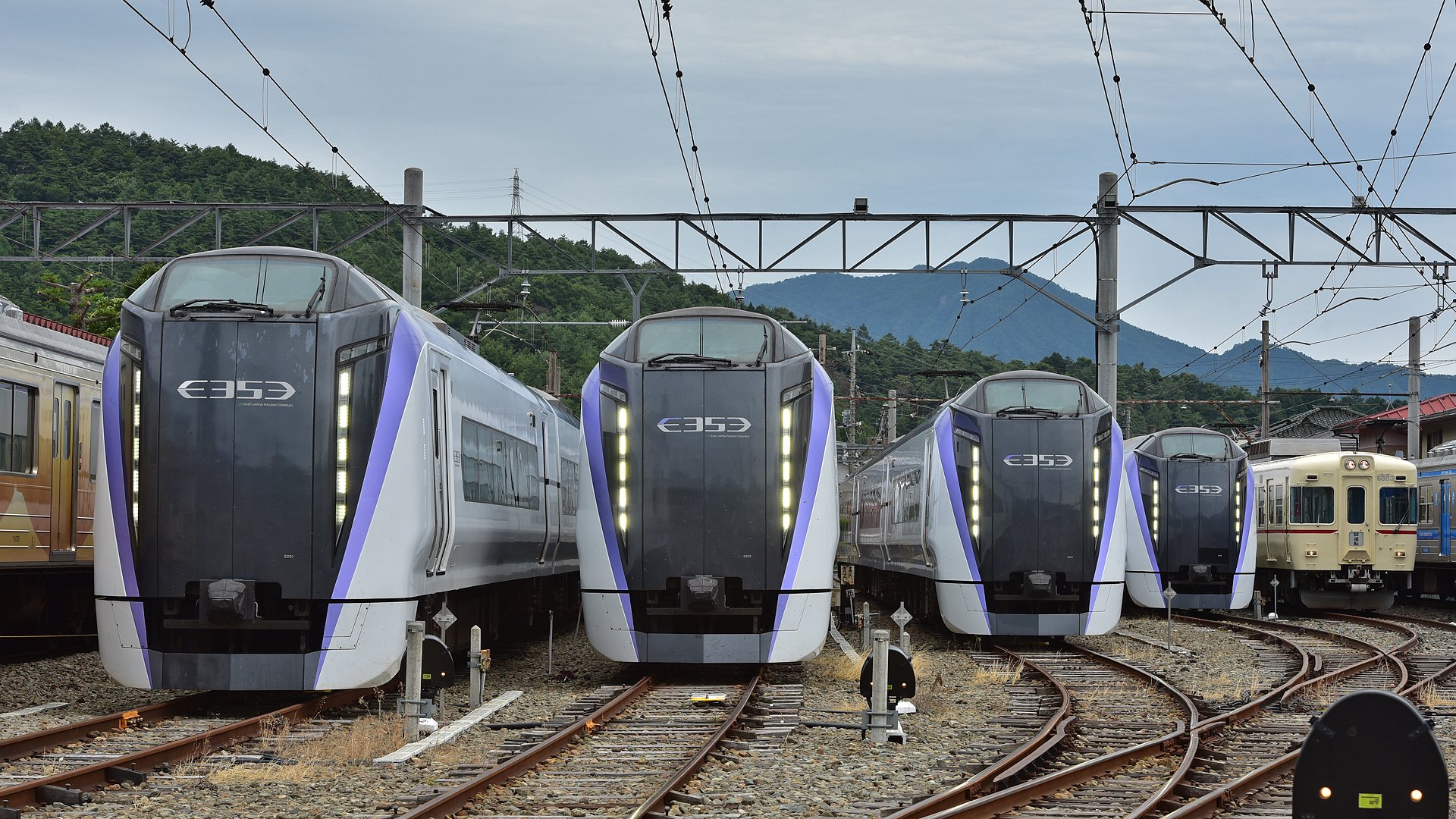 反町（たんまち） on Twitter: "2023.7.15 富士急行線 河口湖 「E353系 車両撮影会 富士回遊号4本並べてみました」左からS201,S205,S206,S208 ...