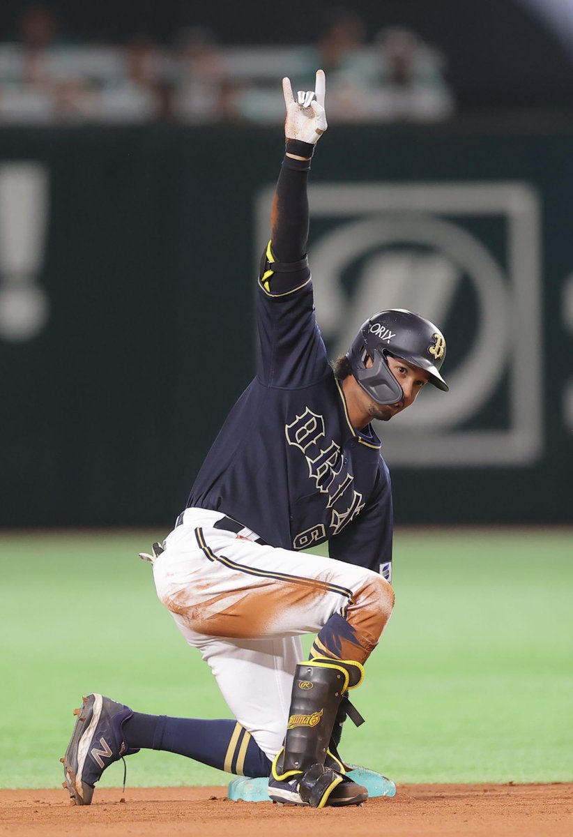 オリほーーーち on Twitter: "6回、代打で二塁打の #宗佑磨 選手🤟 #スポーツ報知 の #オリックスバファローズ 情報はこちら ⇩⇩⇩ https://hochi.news ...