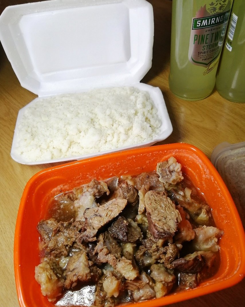 Went to Jozi CBD just for inyama yentloko and I got it 💃💃💃😋😋😋😋 - Thread ...