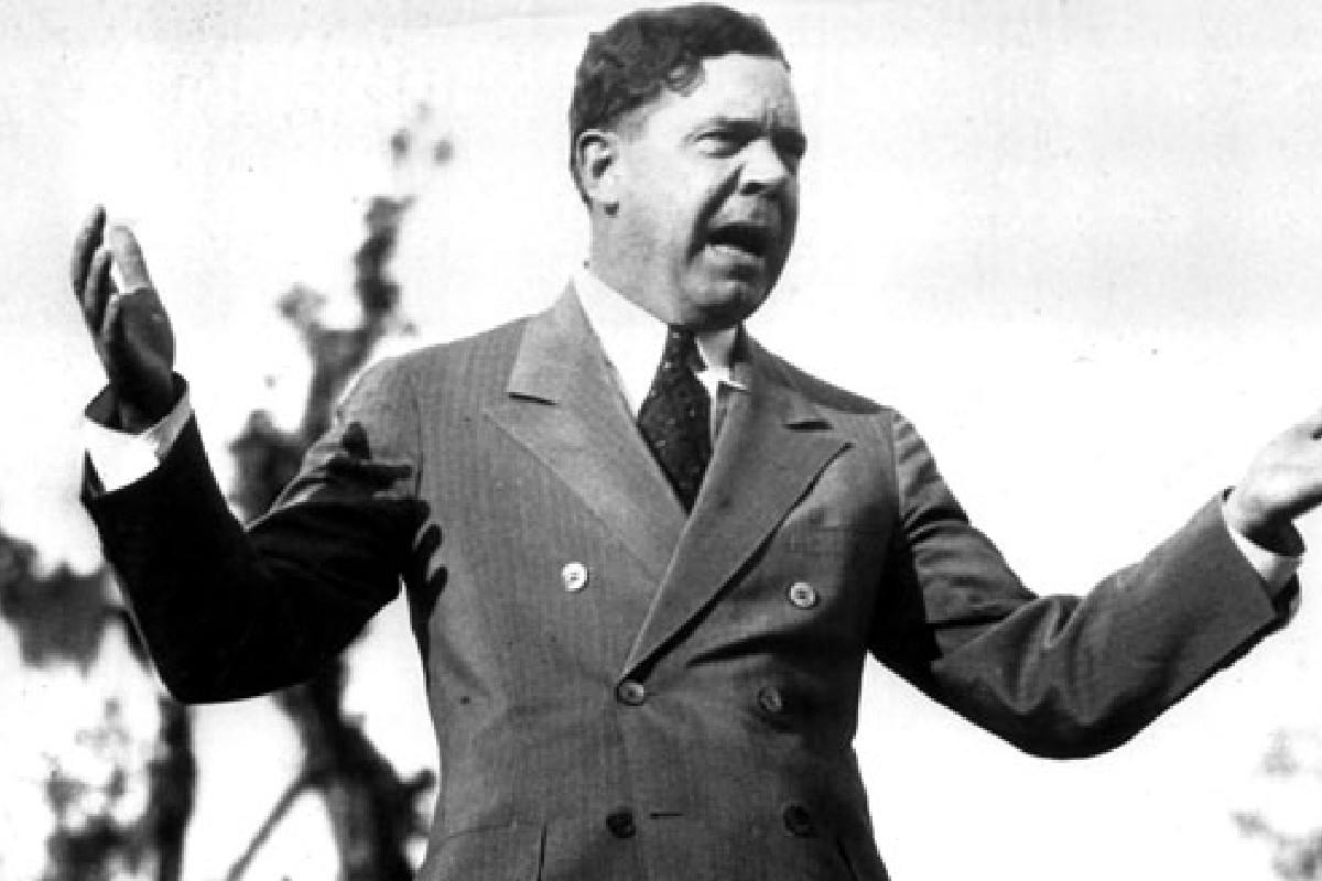 Il 23 febbraio 1934 il senatore Huey Pierce Long della Louisiana svela ...