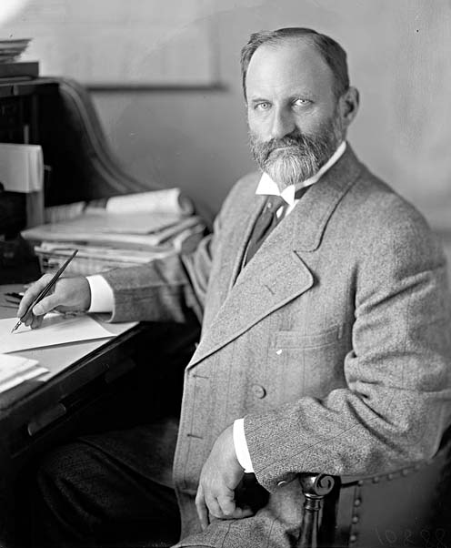 Il 23 febbraio 1934 il senatore Huey Pierce Long della Louisiana svela ...