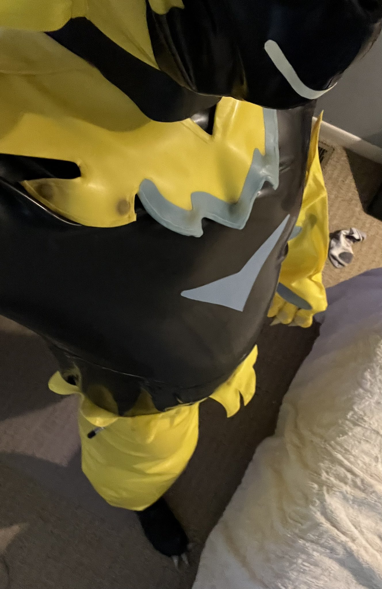 Plasma on Twitter: "It’s #squeakysaturday and I finally remade my pinned tweet with the legs ...