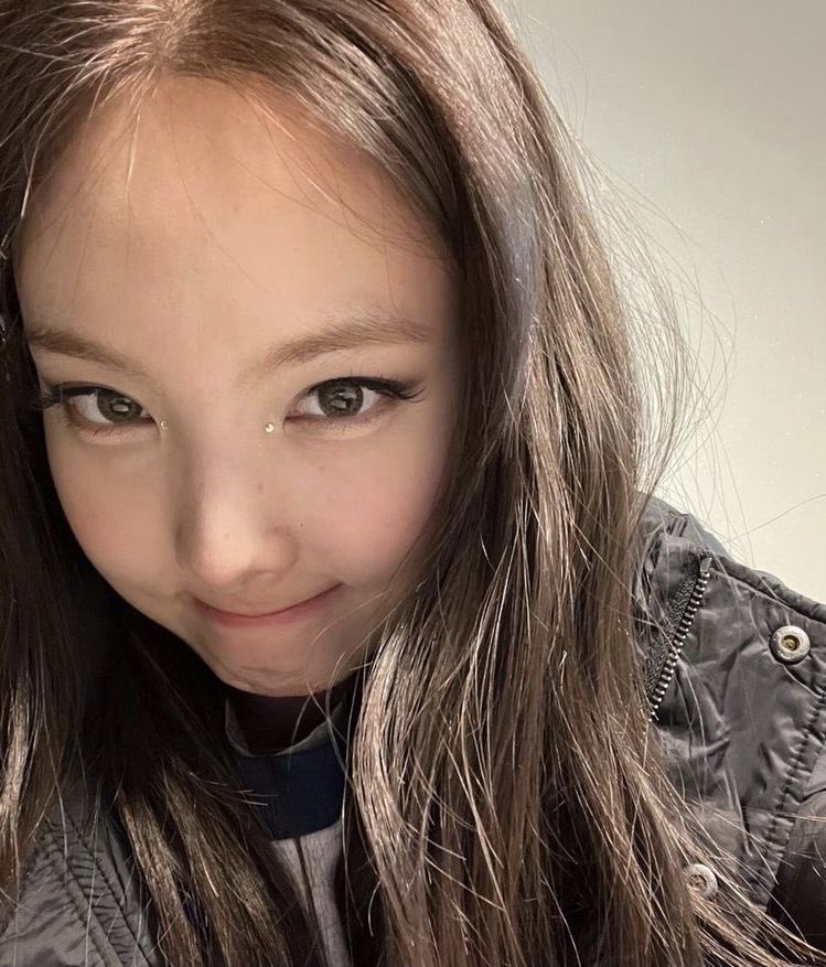 jaden . . on Twitter: "— restarting !! ⸝⸝ hi, i’m jaden ! im looking for more moots ⌗ they/them ...