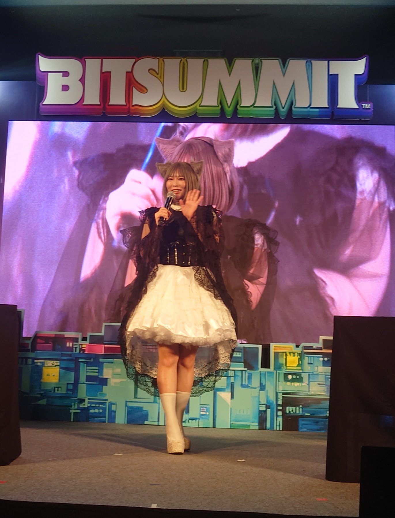 koro☆いちいばる@ゲロネキ🍣🍺🤮 on Twitter: "あーーーステージのココちょ 可愛かったよ〜ん！！！！🥰🫰🫰🫰 楽しかったー！！！ #夏絵ココ #bitsummit https ...