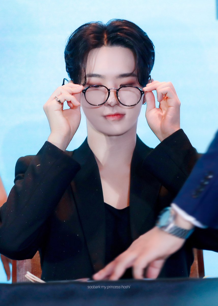 My Princess HOSHI on Twitter: "230710 이즈위 팬싸 HD 👓 #HOSHI #호시 #세븐틴 #순영"