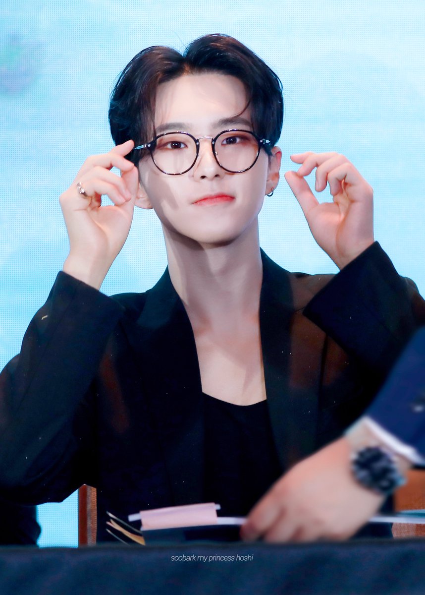 My Princess HOSHI on Twitter: "230710 이즈위 팬싸 HD 👓 #HOSHI #호시 #세븐틴 #순영"