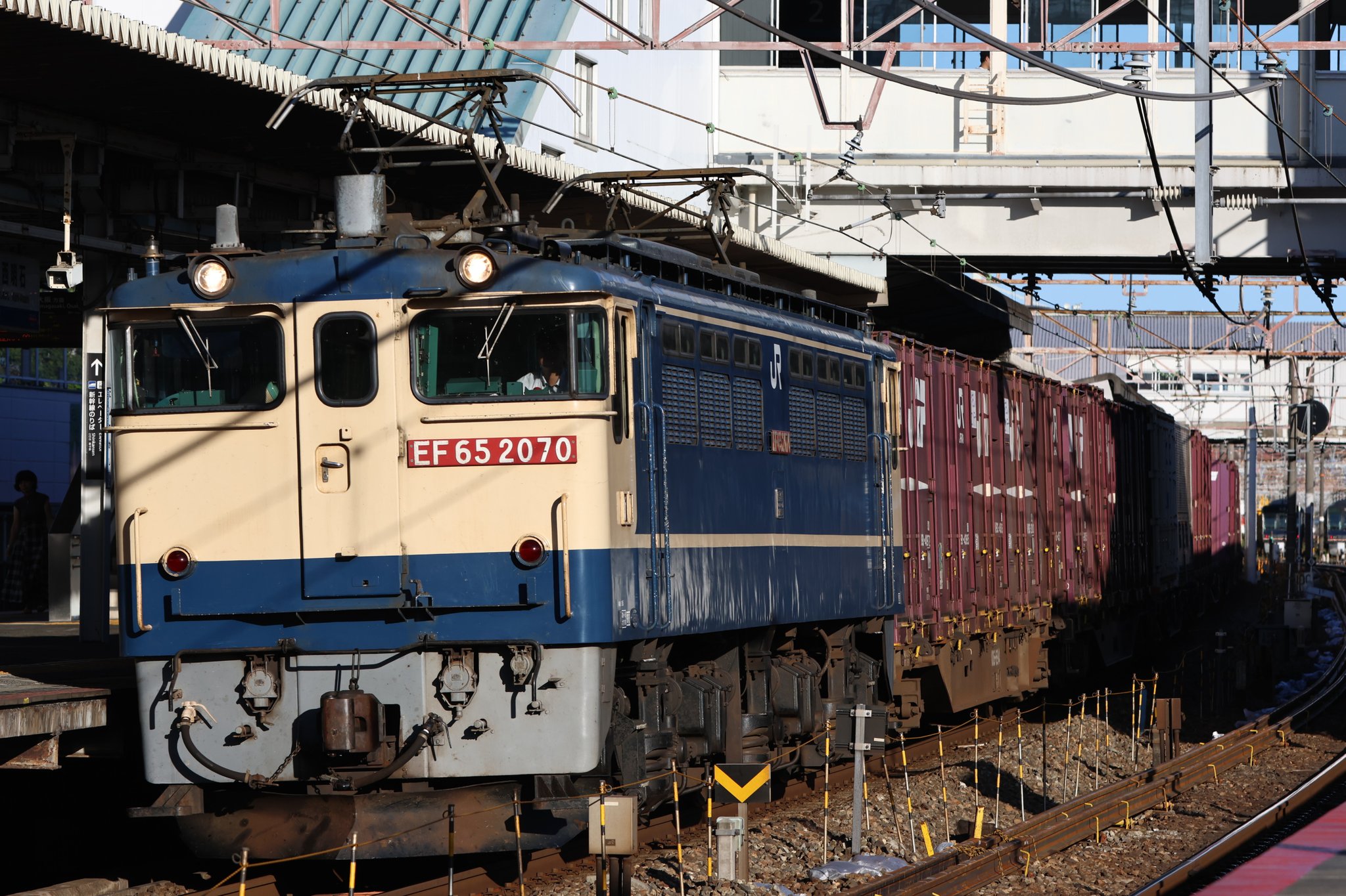 たけのすけ on Twitter: "#75レ EF65-2070[新]＋コキ 元町と西明石を定刻で下りました。 https://t.co/1X0KihmRj6" / Twitter