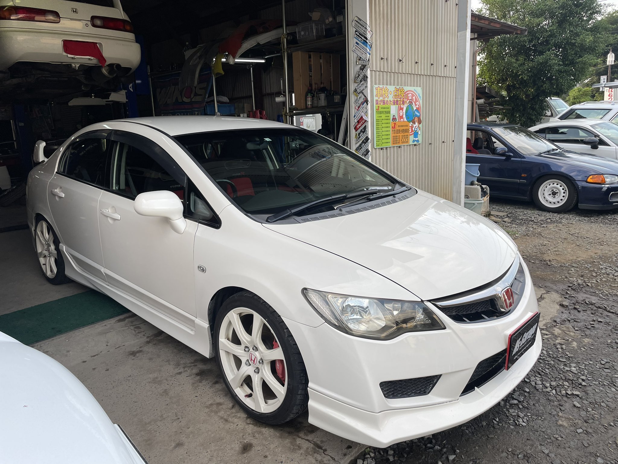 M's Garage STAFF on Twitter: "FD2シビックタイプR入荷していました！ 修復無し15万キロ車検R7年1月まで 当店買取車両で車高調・マフラー・社外エアクリ付きの ...