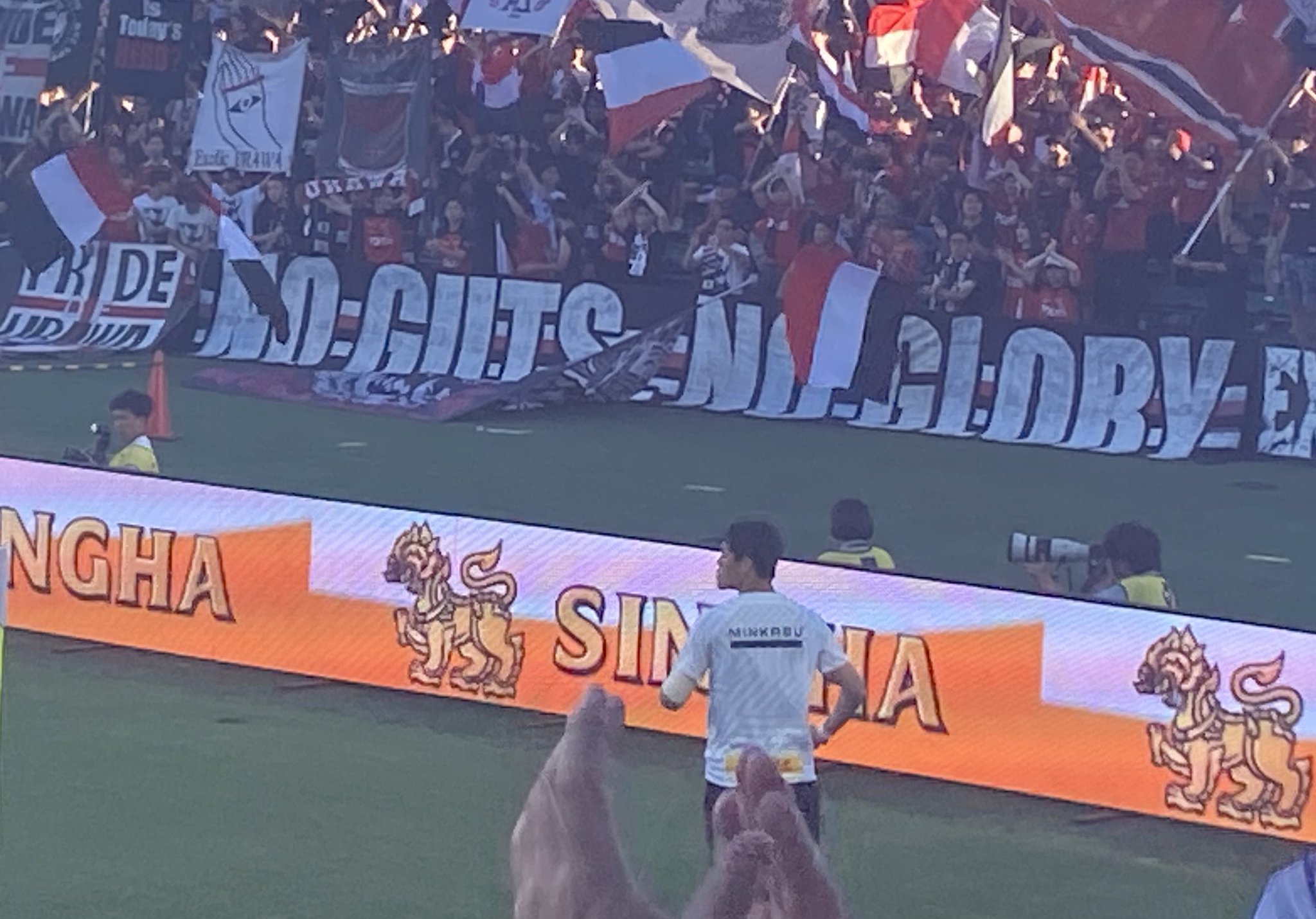 浦和のKoki on Twitter: "酒井の肘のテーピングが痛々しいな.... https://t.co/aBShzz4teH" / Twitter