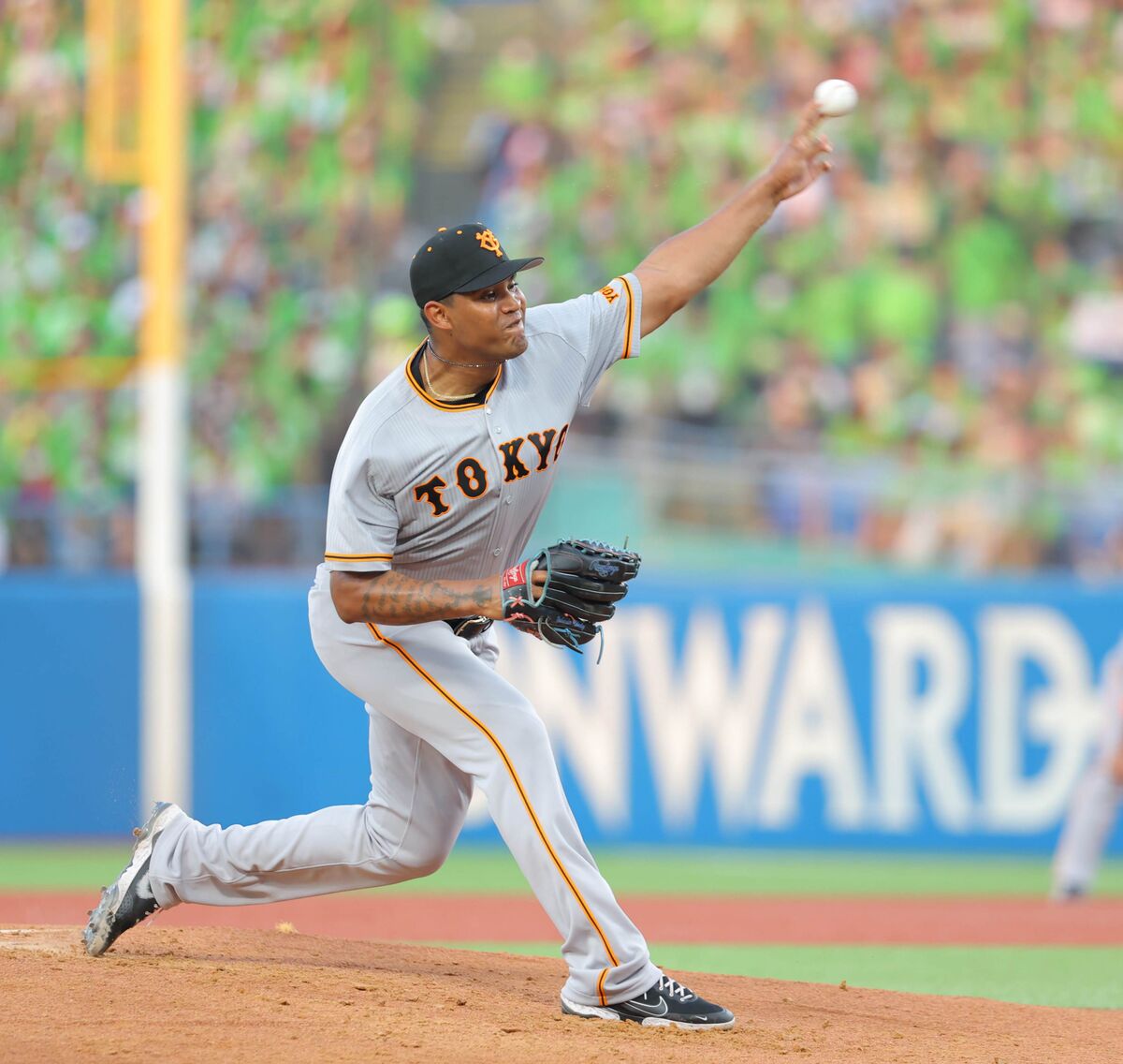 スポーツ報知 巨人取材班 on Twitter: "2勝目狙うメンデス、3回まで無安打投球、5奪三振 #巨人 #ジャイアンツ #読売ジャイアンツ https://hochi.news ...