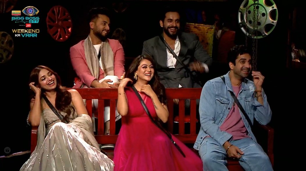 𝒢𝒶𝓊𝓇𝒾 on Twitter: "with her without her kutta jad #AbhiYa https://t.co/2yYZpuXLYZ" / Twitter